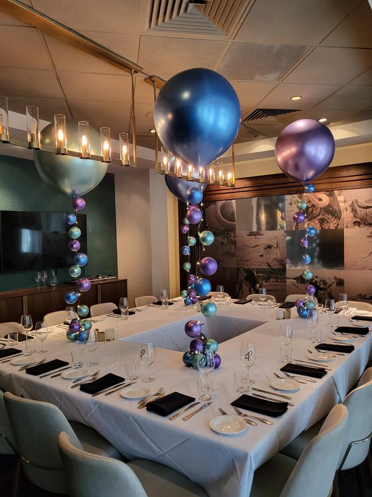 Cascade Centerpiece – Boom Balloons